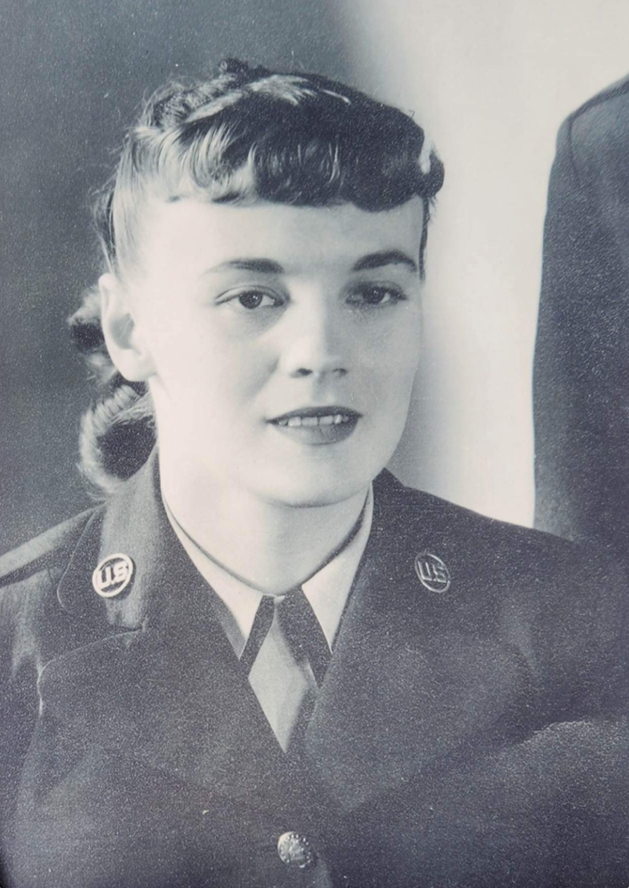 Anna Lee Davis